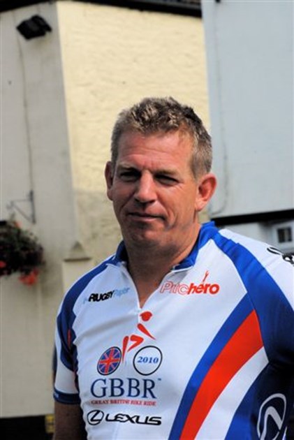Rob Frewer is fundraising for Velindre Cancer Centre