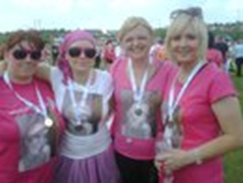 Kelly Bainbridge-Flor is fundraising for Breast Cancer Now