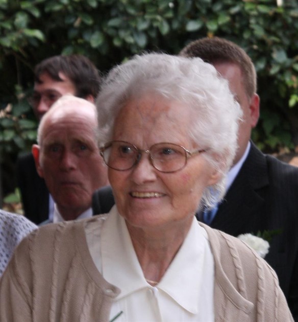 Deborah Beale is fundraising for Cancer Research UK