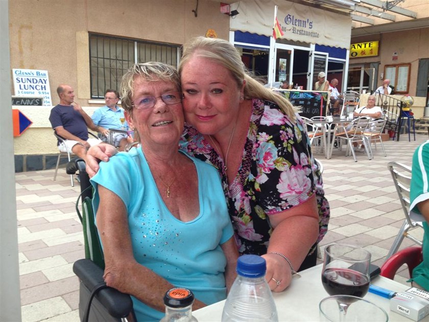 Marie Thompson is fundraising for Cancer Research UK