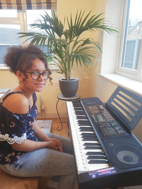 Victoria Crawley is fundraising for NHS Charities Together