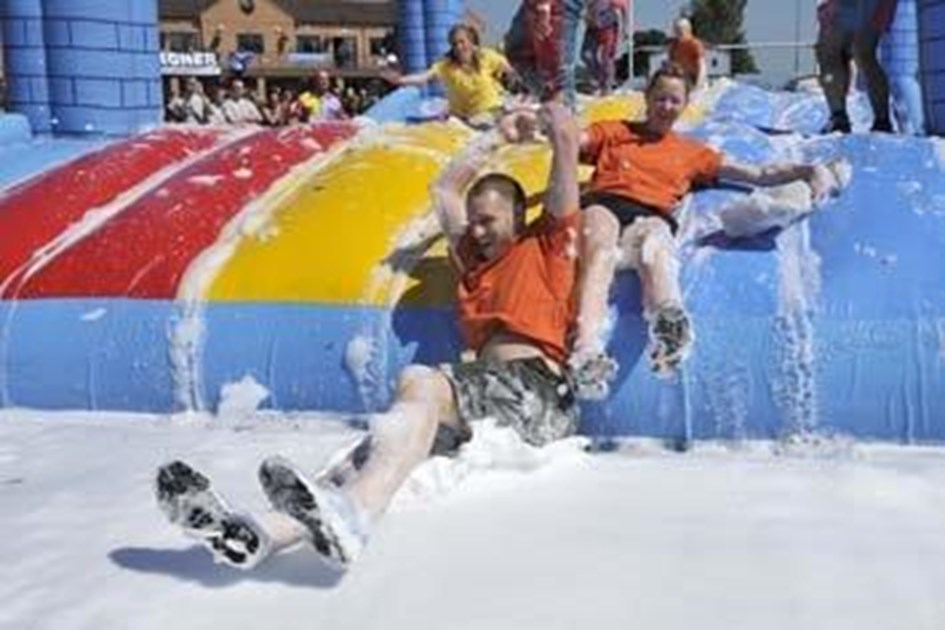 Vicki Snow is fundraising for Compton Care Group Ltd