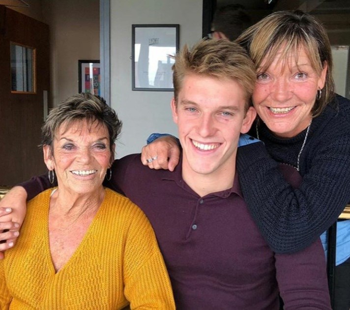 Jordan Grinnell is fundraising for Cancer Research UK