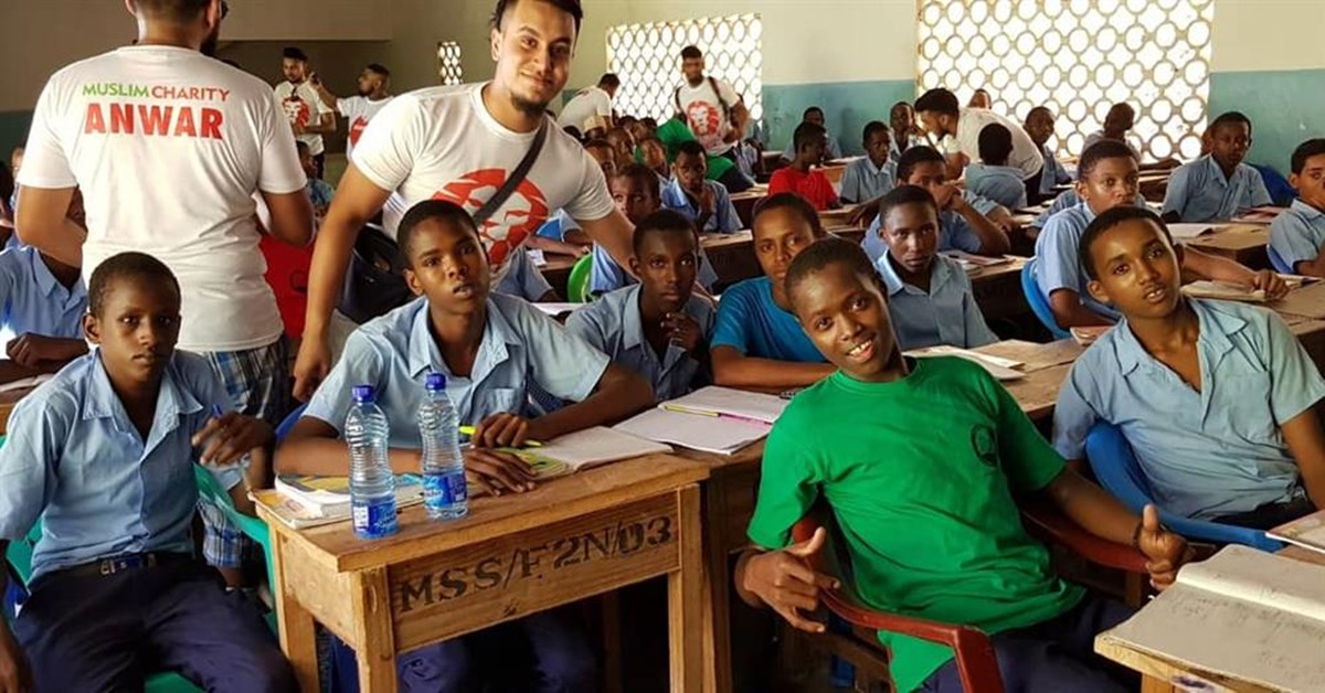 Abdul Hanif is fundraising for Muslim Charity