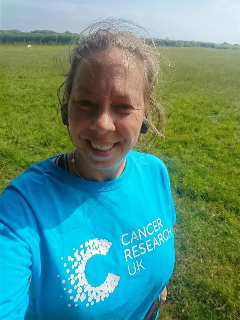 Rachel Stoneham is fundraising for Cancer Research UK