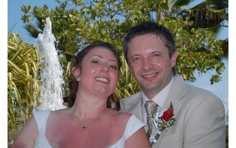 Donna Rowe-Merriman is fundraising for Amnesty International UK