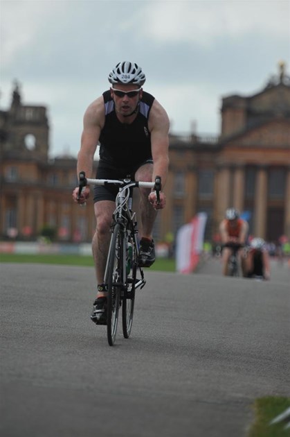 Simon Deakin is fundraising for Vodafone Foundation