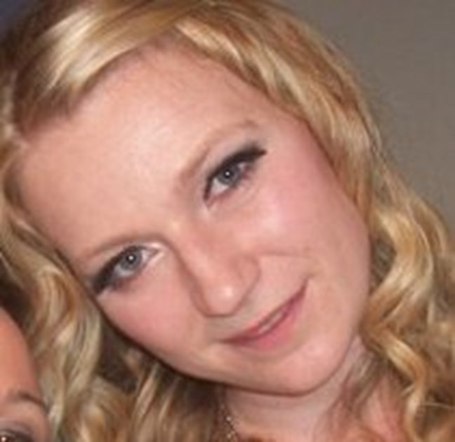 Shelley Sim is fundraising for Macmillan Cancer Support