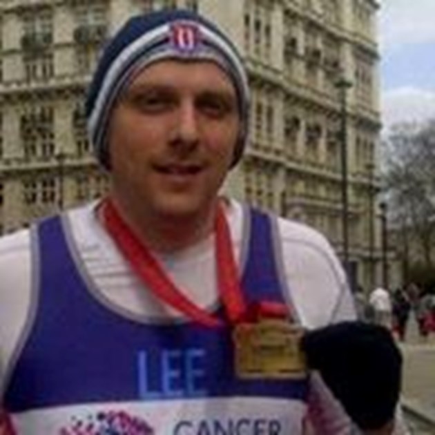 Lee Fallows is fundraising for Douglas Macmillan Hospice