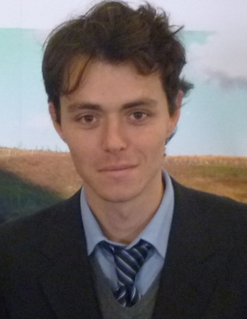 Alex Roc is fundraising for Railway Children