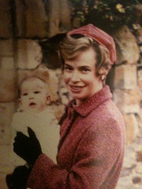 Emma Barnard is fundraising for Cancer Research UK