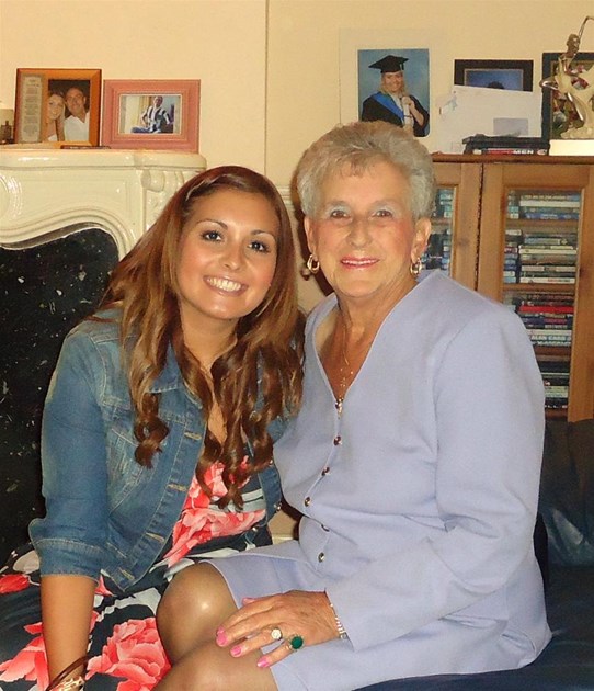 Stacey Bowe is fundraising for Cancer Research UK