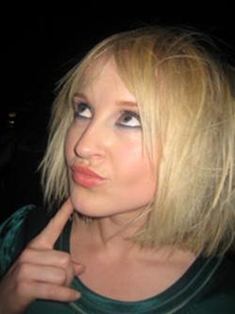 Rebecca Ellis-Pedersen is fundraising for Cancer Research UK