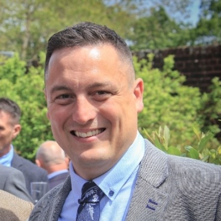 Craig Marchant is fundraising for Alzheimer's Research UK