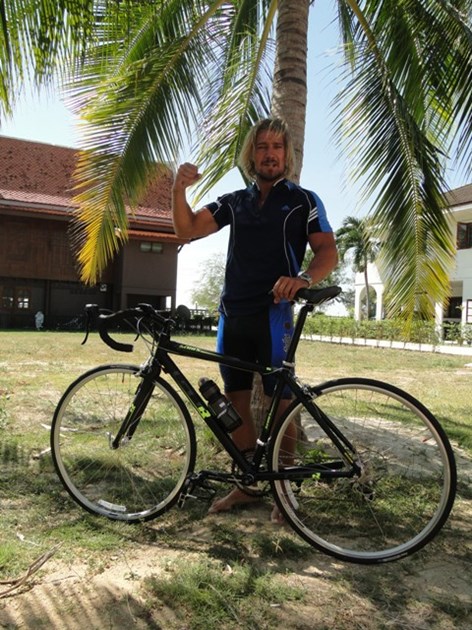 Lee Grantham is fundraising for Breast Cancer Now