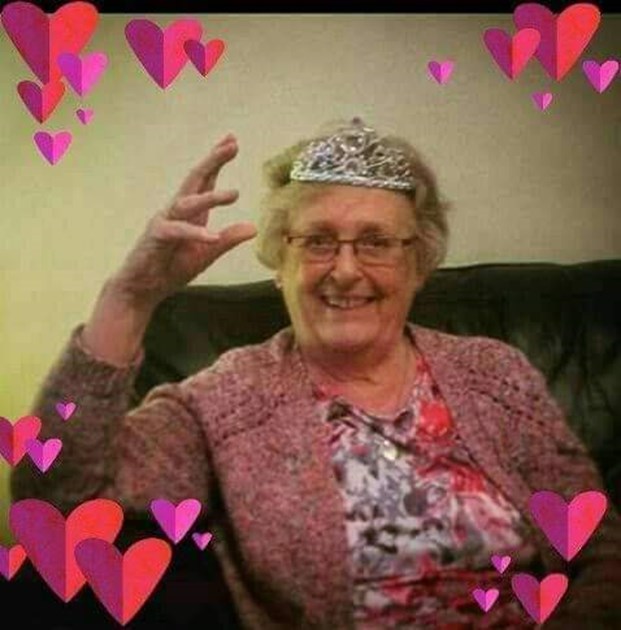 Amanda Chivers is fundraising for St Barnabas House