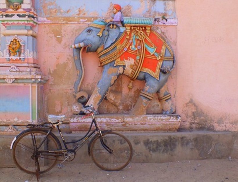 Katrina Howarth is fundraising for Tŷ Hafan