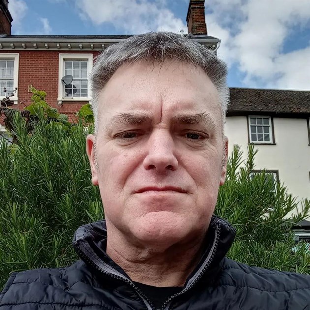 Lee Webb is fundraising for Macmillan Cancer Support