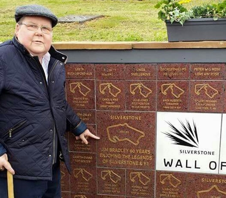 Stuart Ralph is fundraising for Macmillan Cancer Support