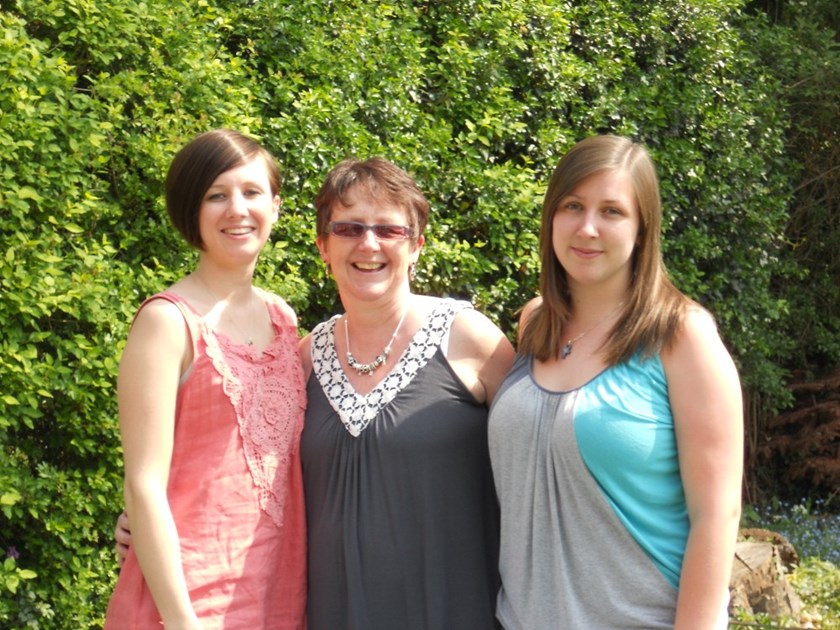 annette field is fundraising for Cancer Research UK