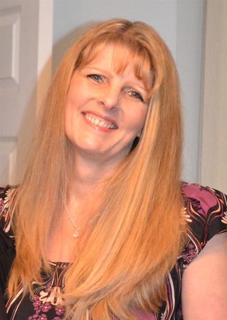 Tracey Cowley is fundraising for Cancer Research UK