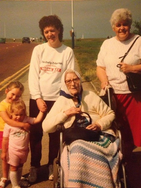 Victoria Goddard is fundraising for Cancer Research UK