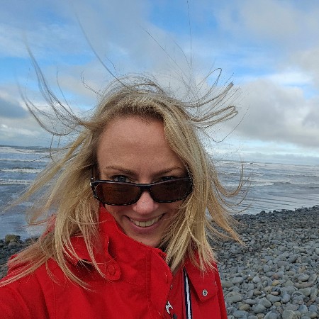 Laura Goold is fundraising for Alzheimer's Society