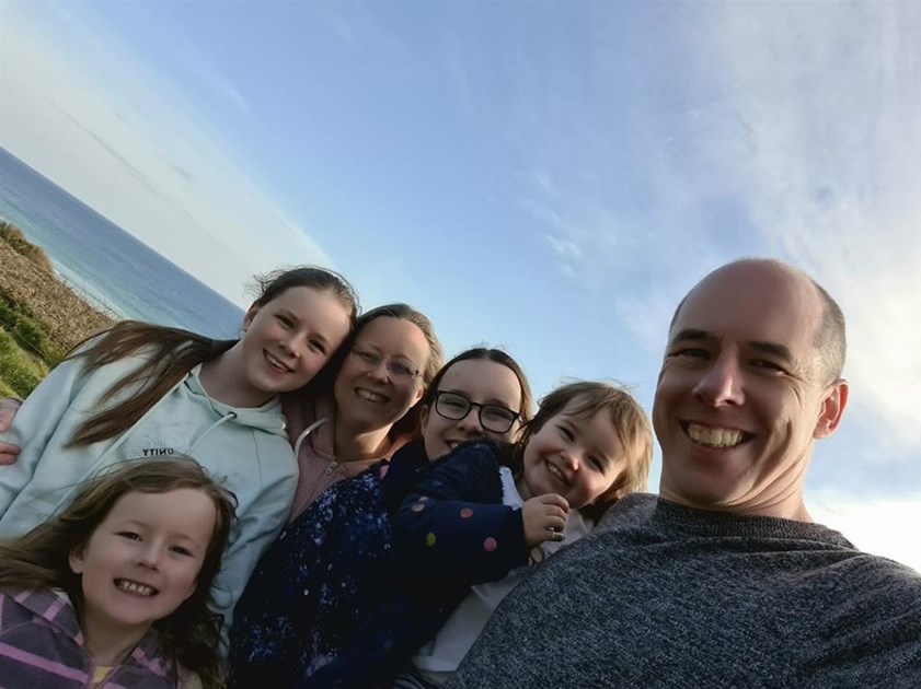 Simon Knott is fundraising for Bowel Cancer UK