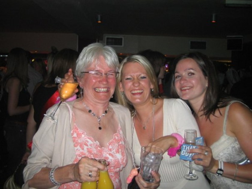 Cath White is fundraising for Cancer Research UK