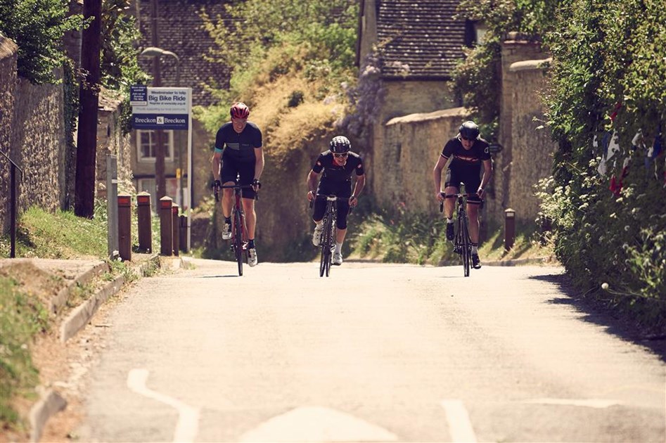 Simon Bayly is fundraising for Friends of Dr South's School