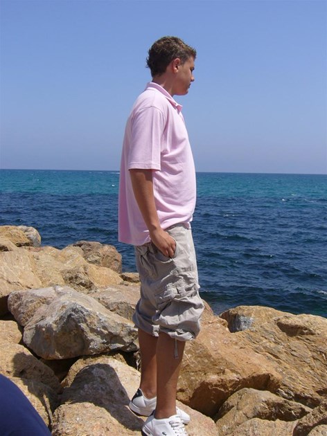 Sam Holder is fundraising for The Rob Knox Foundation