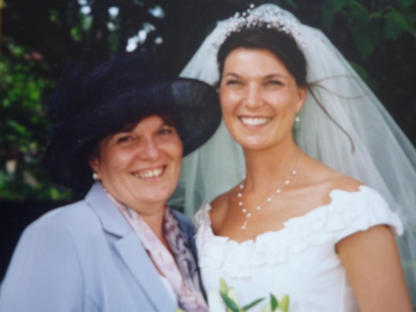 Helen Parks is fundraising for Cancer Research UK