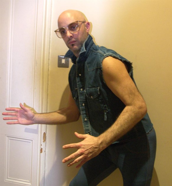 Oliver Nicholson is fundraising for Whizz Kidz