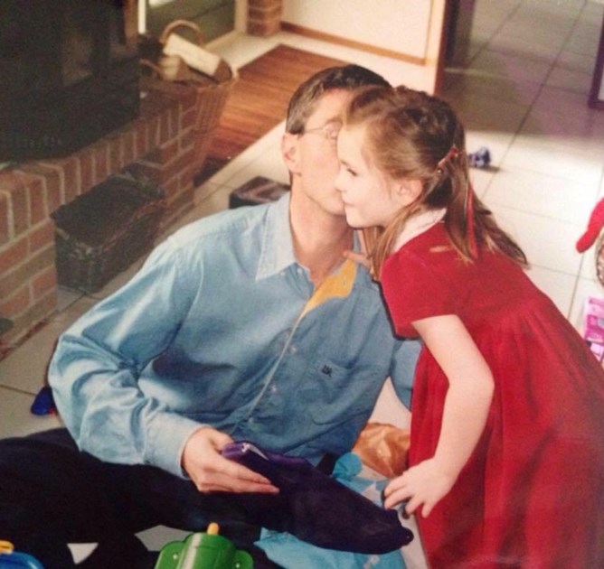 Ellie Maxwell is fundraising for Macmillan Cancer Support