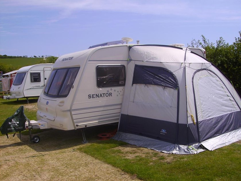 ELIZABETH RIXON is fundraising for Centrepoint