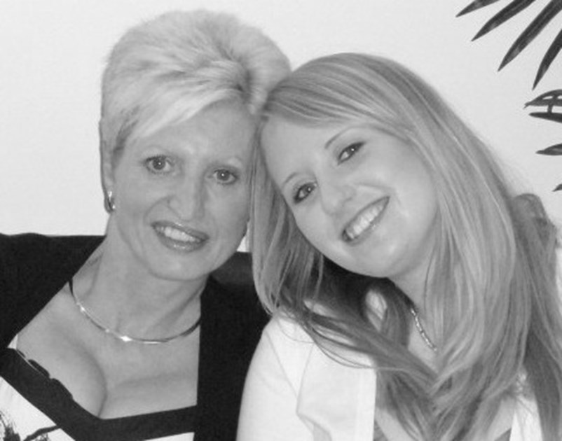 Kelly Humphreys is fundraising for Cancer Research UK