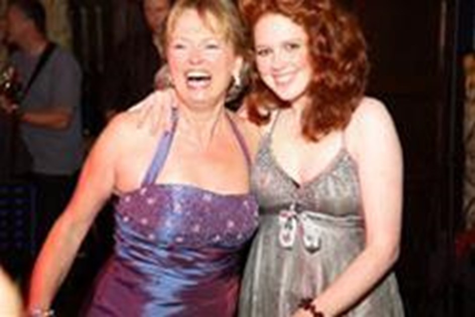 Helen Waugh is fundraising for Cancer Research UK