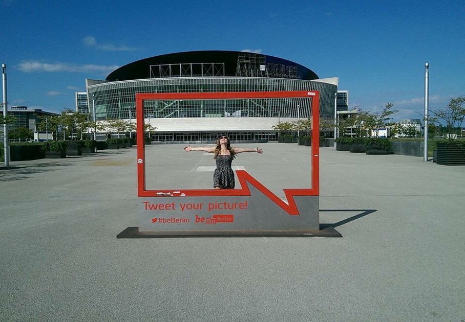 Rebecca Upson is fundraising for Cancer Research UK