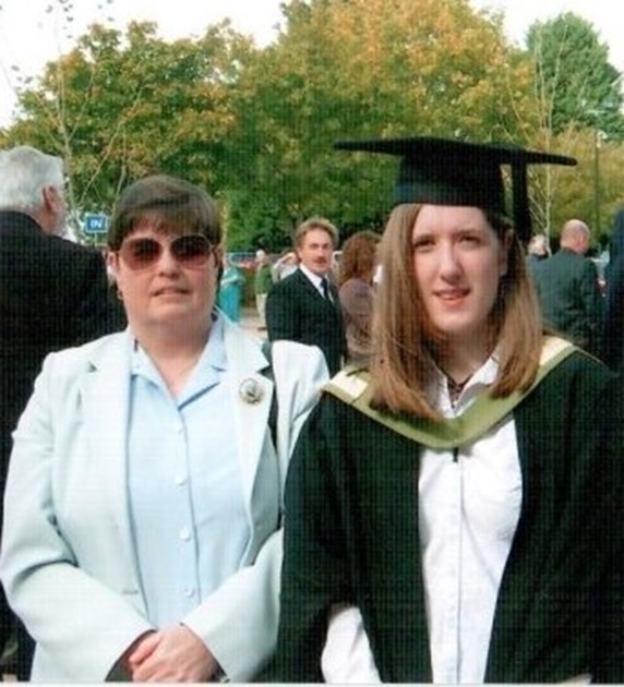 Michelle Weedon is fundraising for Cancer Research UK