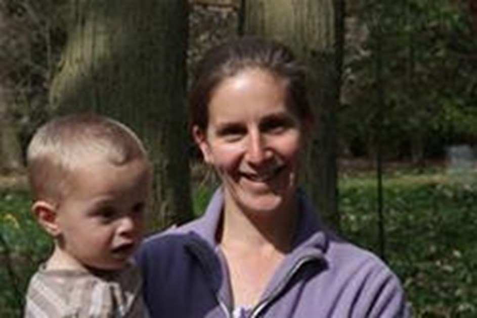 Rebecca Rathmell is fundraising for Cancer Research UK