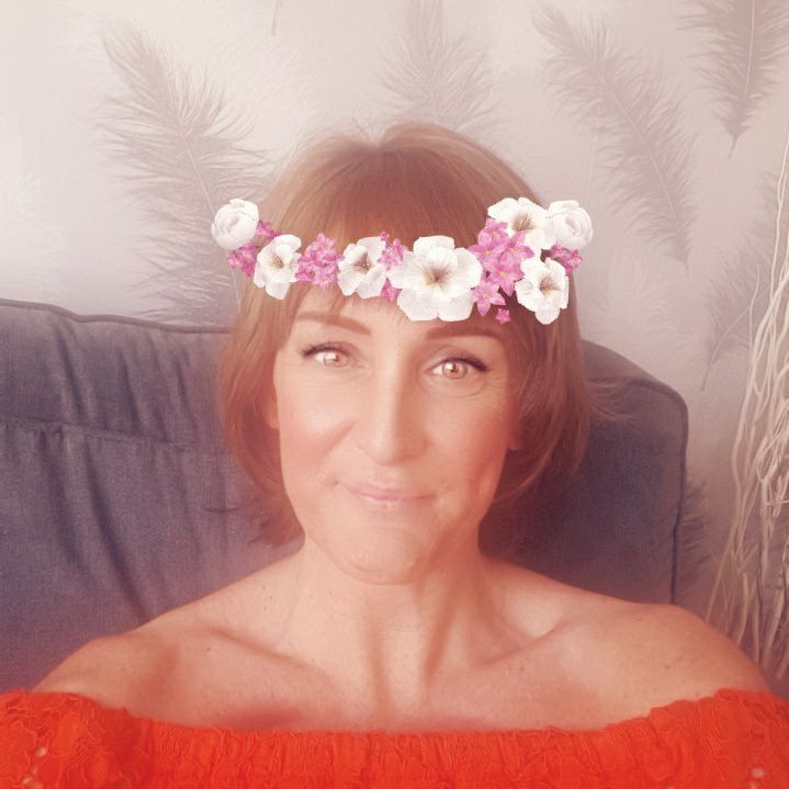 Tracey Grover is fundraising for Cancer Research UK