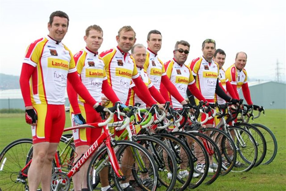 Andrew Shenton is fundraising for Douglas Macmillan Hospice