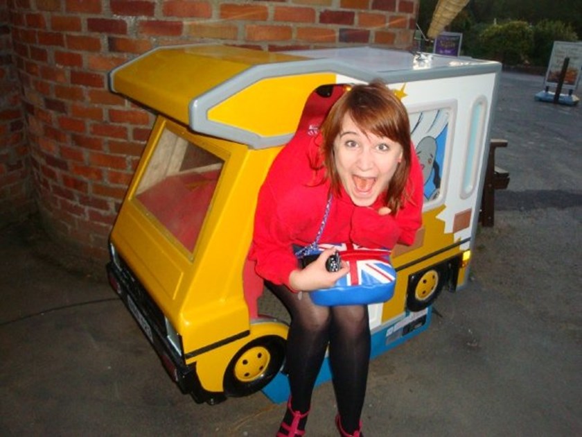 Siobhan Anderson is fundraising for Amnesty International UK