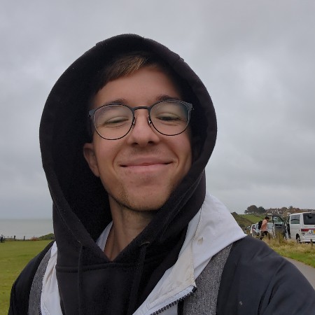 Oliver Reid is fundraising for Macmillan Cancer Support