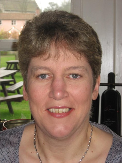 Lisa Cheadle is fundraising for St Elizabeth Hospice