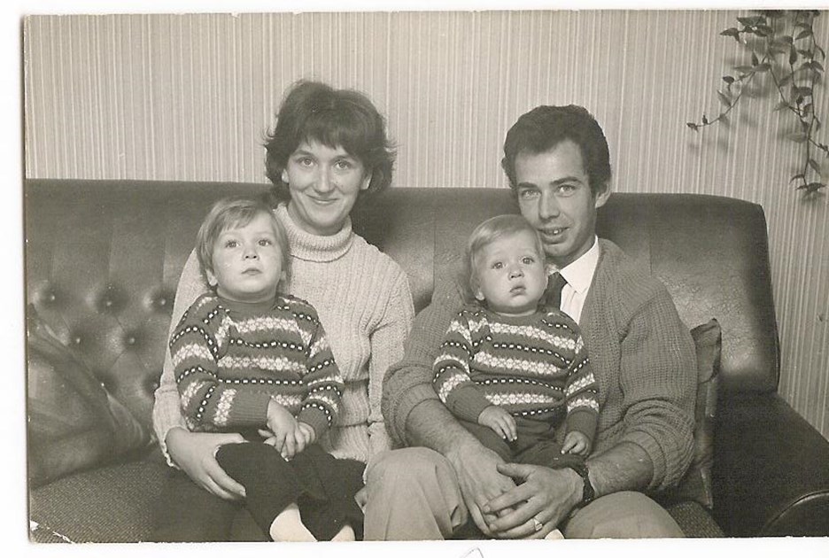 SIMON LAST is fundraising for Alzheimer's Society