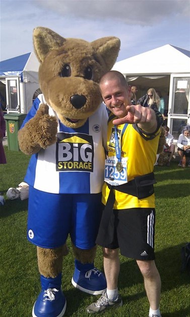 Simon Howe is fundraising for Macmillan Cancer Support