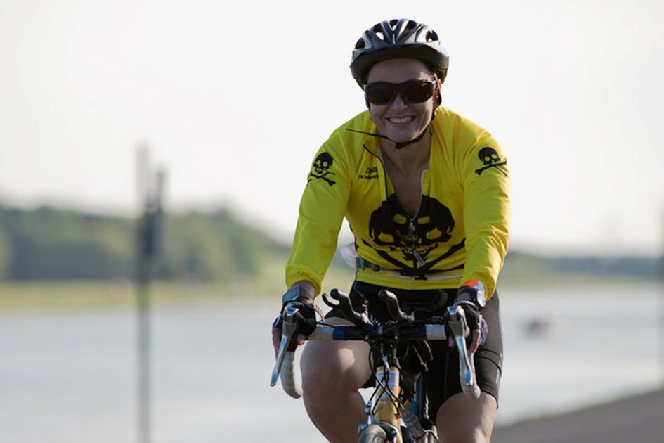 Lisa Beck is fundraising for Cancer Research UK