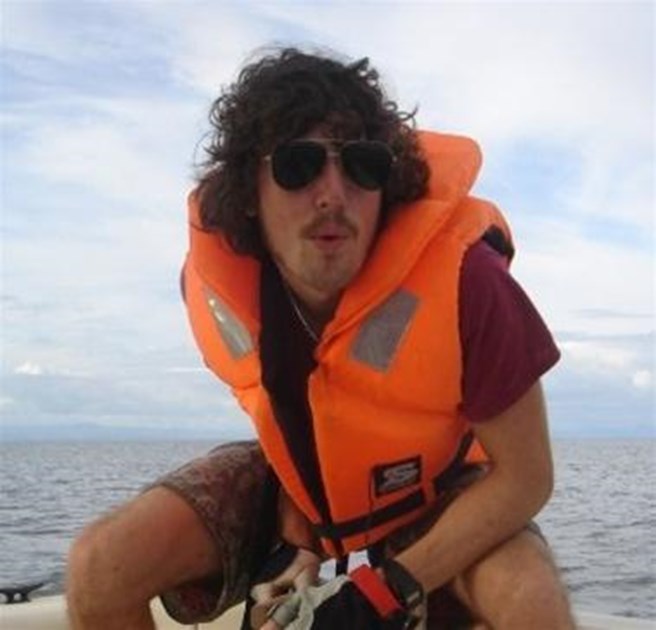 Andrew Connorton is fundraising for Save the Children