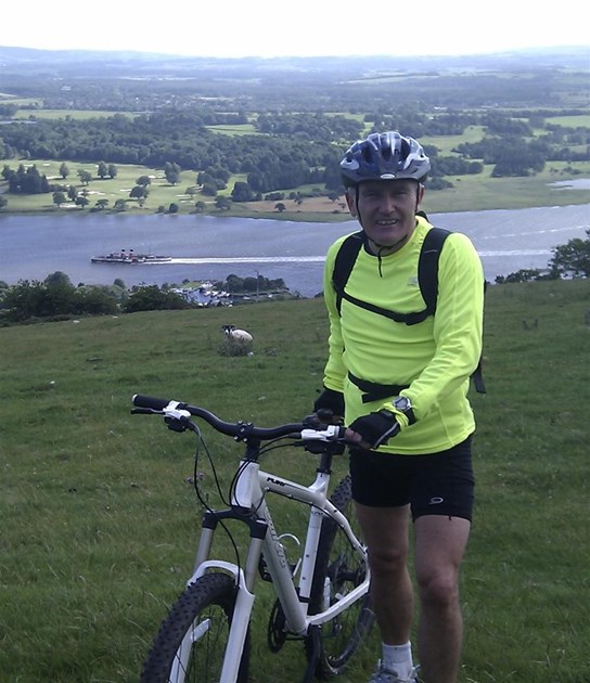 robert dolan is fundraising for Alzheimer Scotland